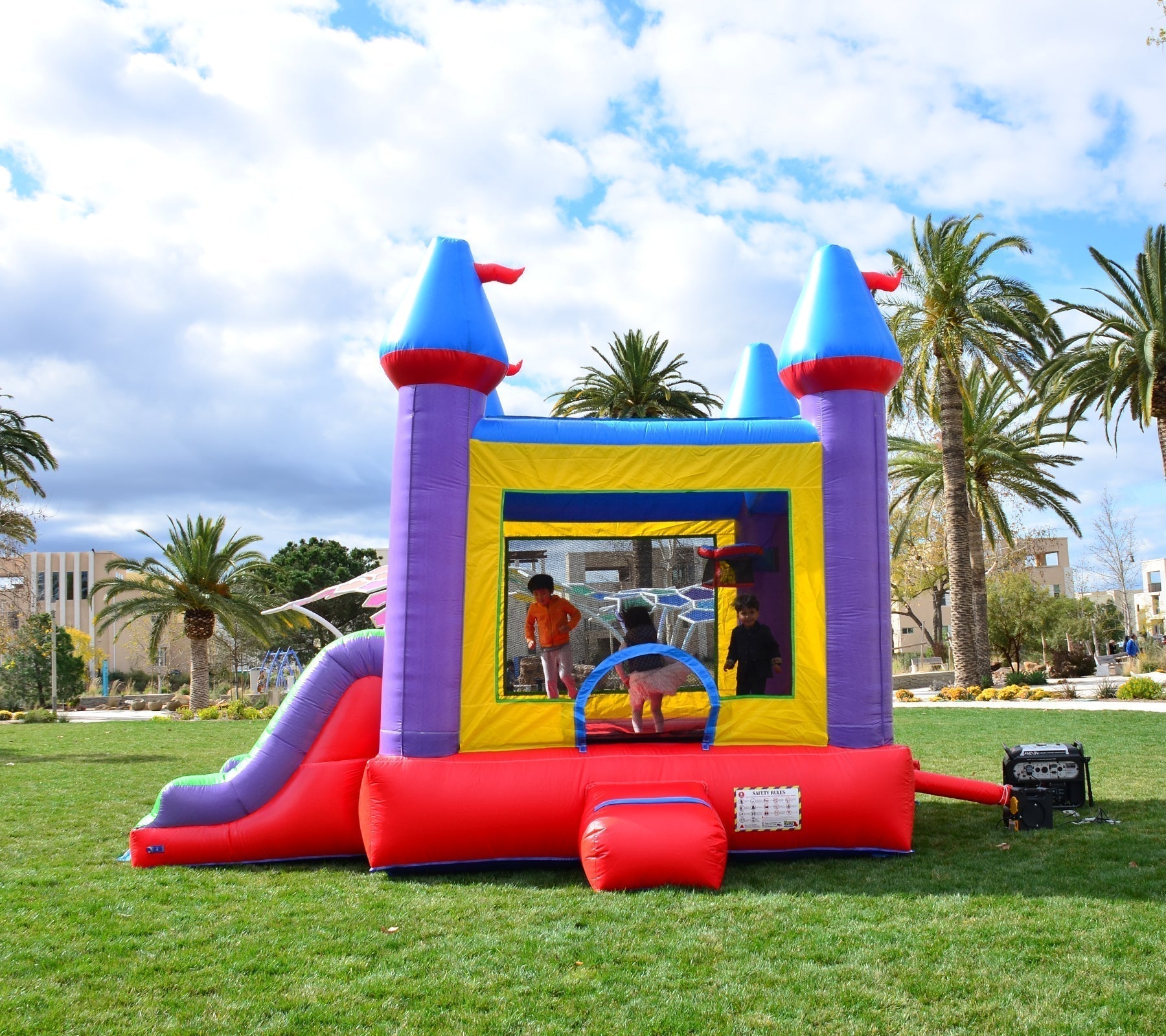 Choosing the Right Bounce House Size for Family Parties - Hero Kiddo ...